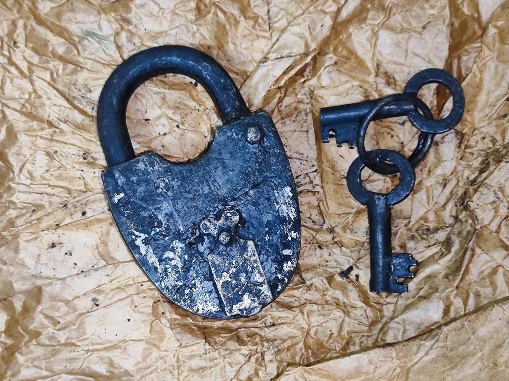 USSR Soviet Russian barn padlock with keys Steampunk decor Vintage