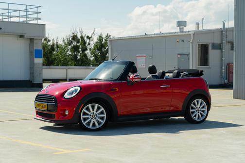 Аренда автомобиля Mini Cooper Cabrio Red в Калининграде | Trip Rent