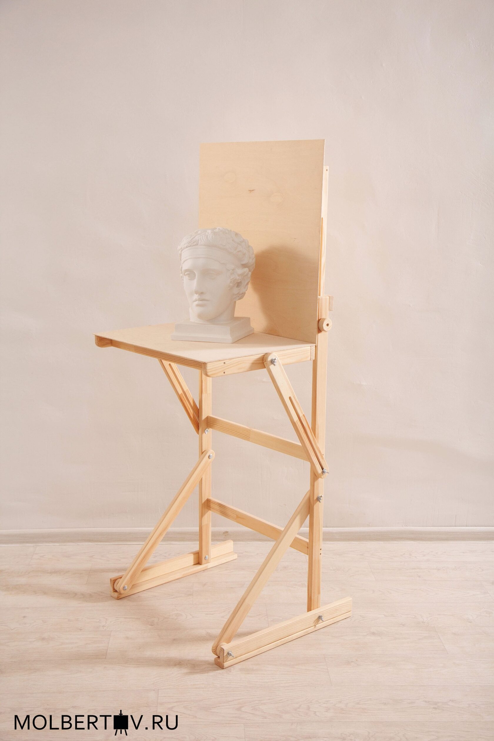 Натюрмортный стол с регулировкой высоты