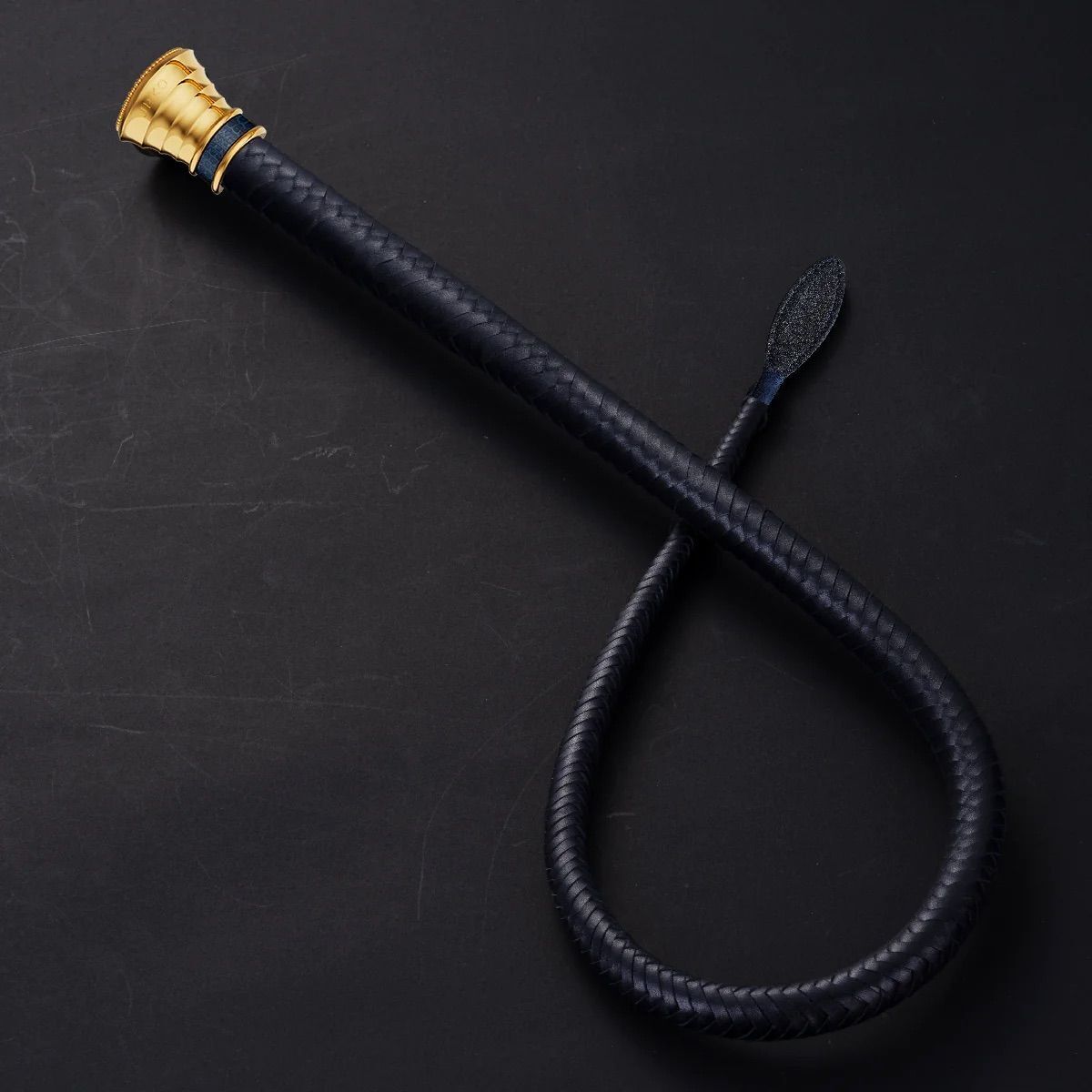 Люксовый кнут Black Label - БДСМ. Black Label Collection Whip BDSM.
