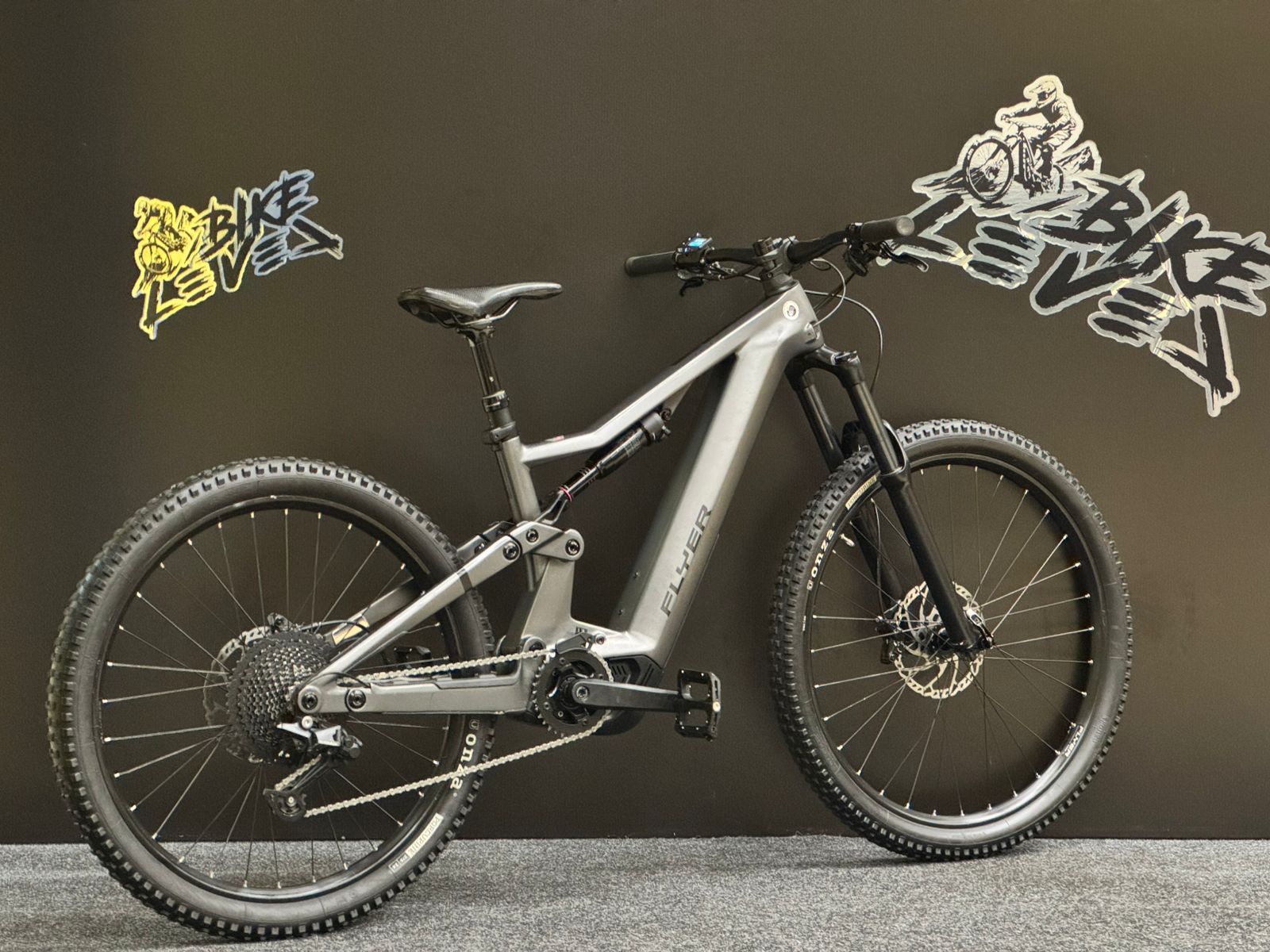 Электровелосипед Швейцарский Carbon Flyer Uproc X — 95 Нм с пробегом