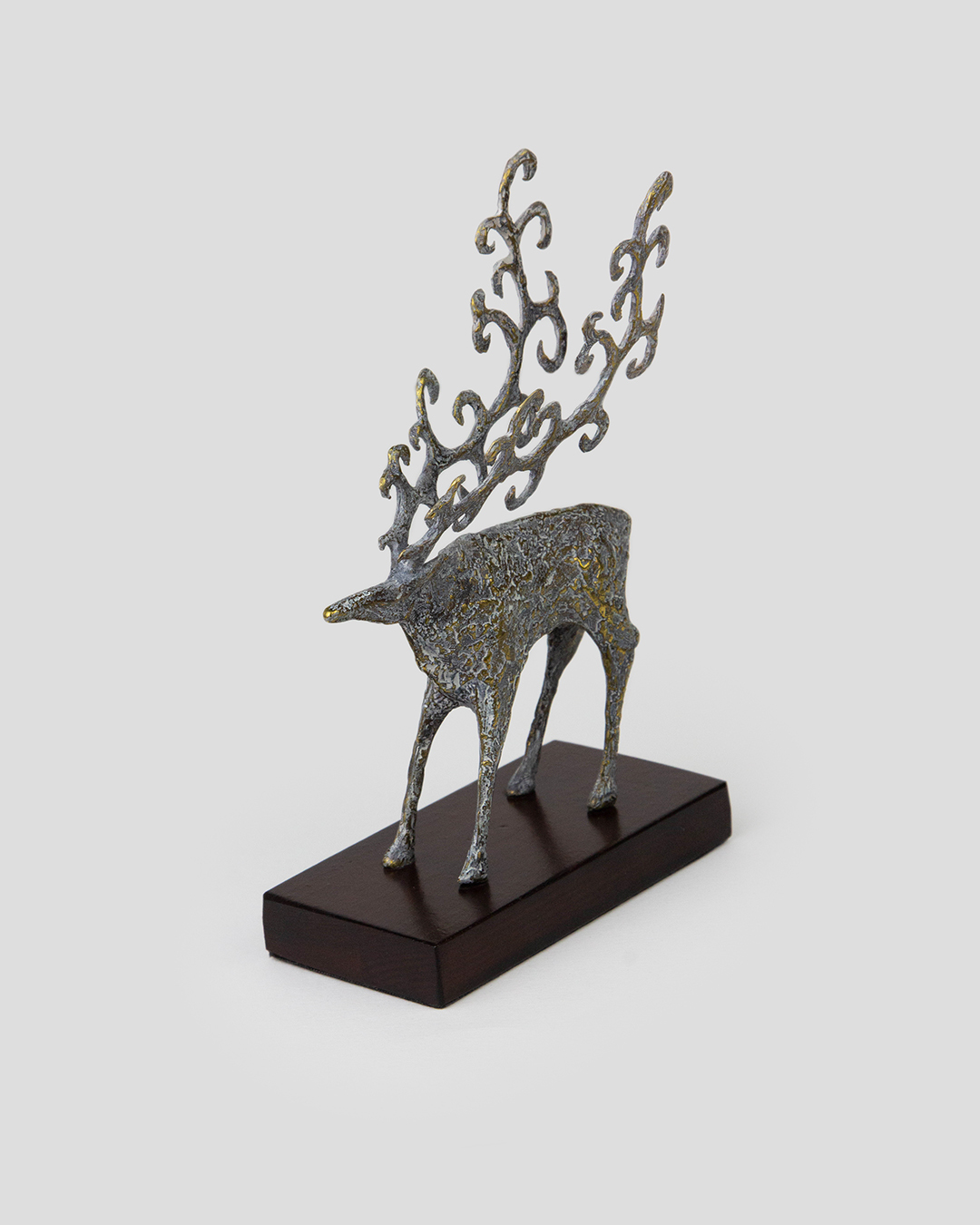 Скульптура Олень