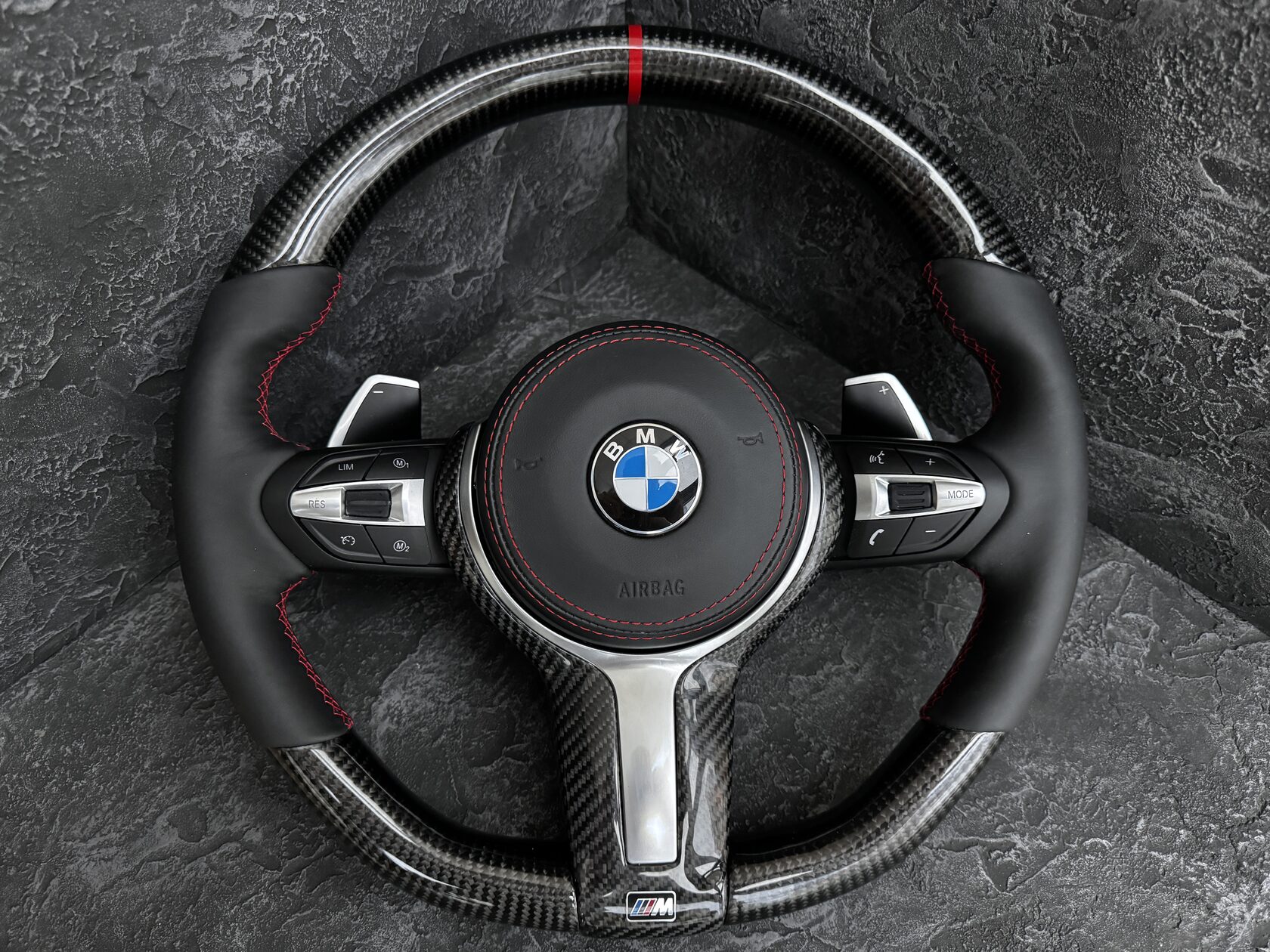Руль BMW карбон с красний строчкой