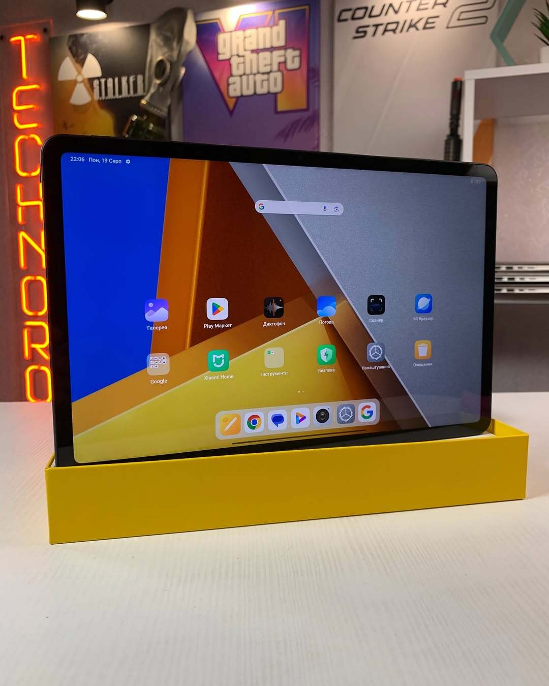 Планшет POCO Pad / Qualcomm Snapdragon 7s Gen 2 / 8GB RAM / 256GB - POCO