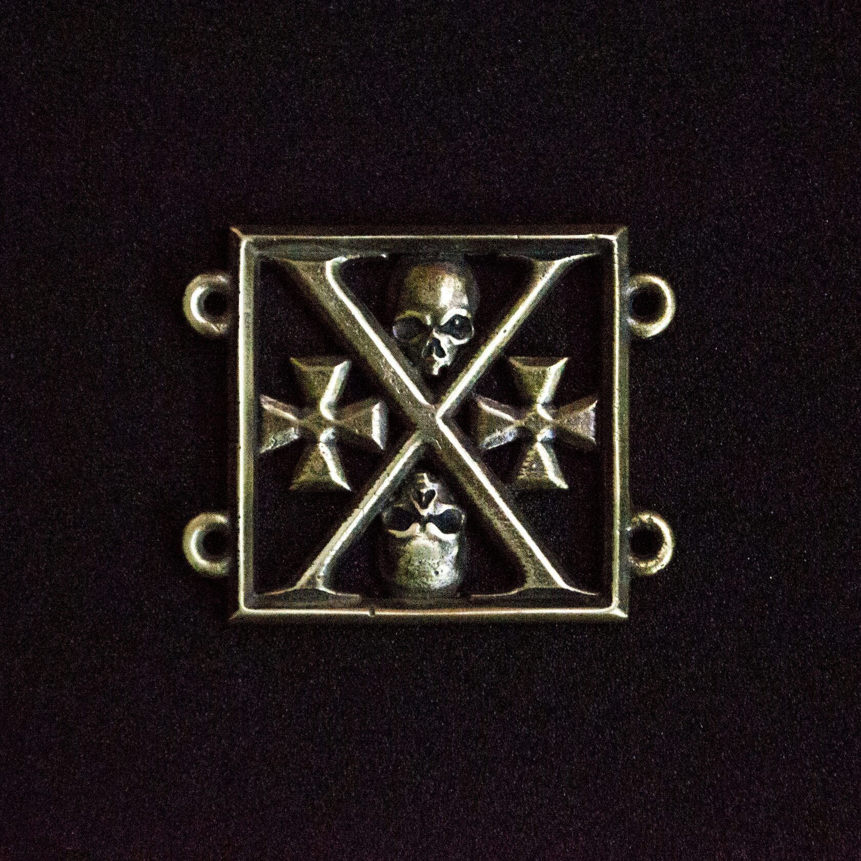 Link for knight's chain "X"