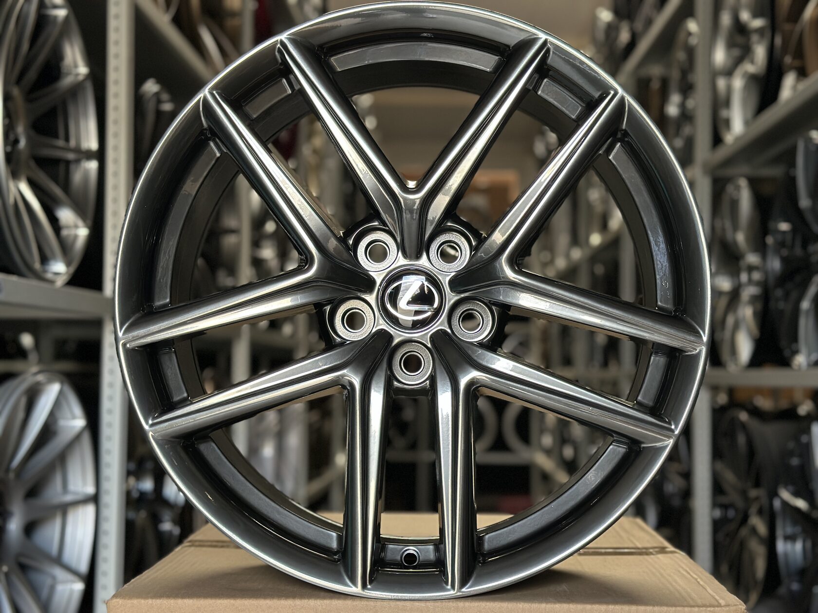 Комплект дисков Lexus R19 8j ET+35 5*114.3 (ip-2270)