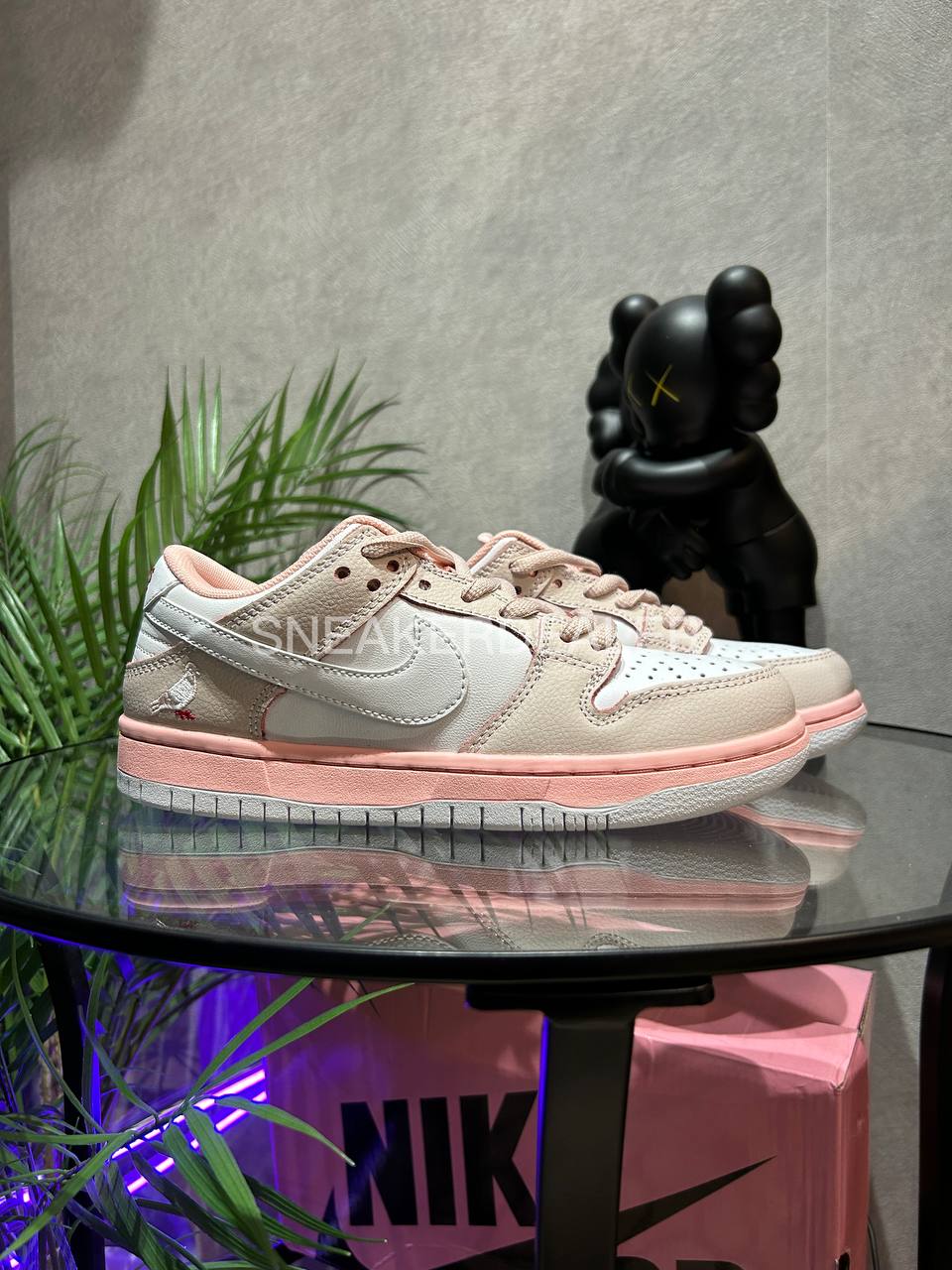 Nike SB Dunk Low WMNS x Staple Pink Pigeon - NIKE