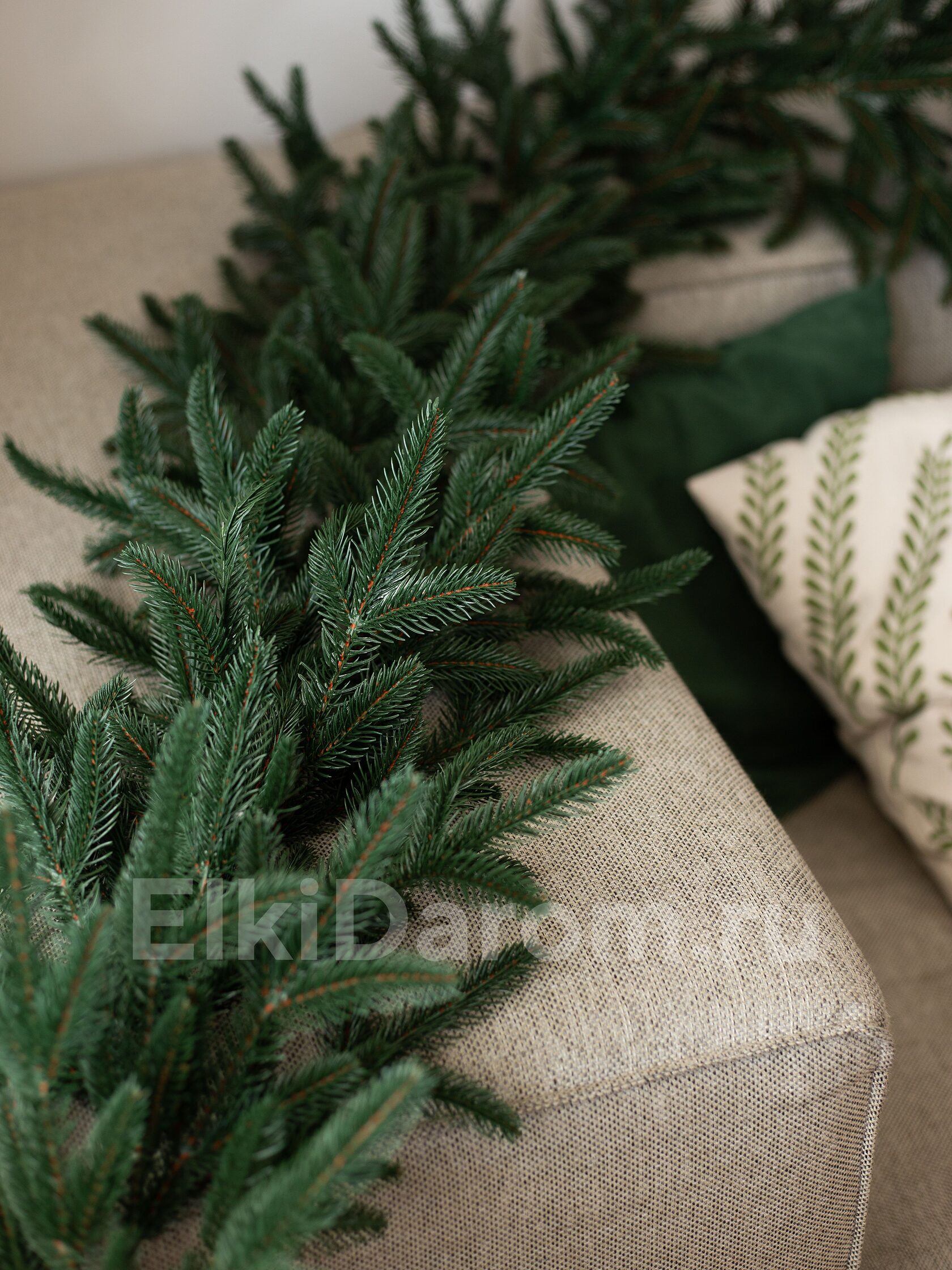 Гирлянда еловая