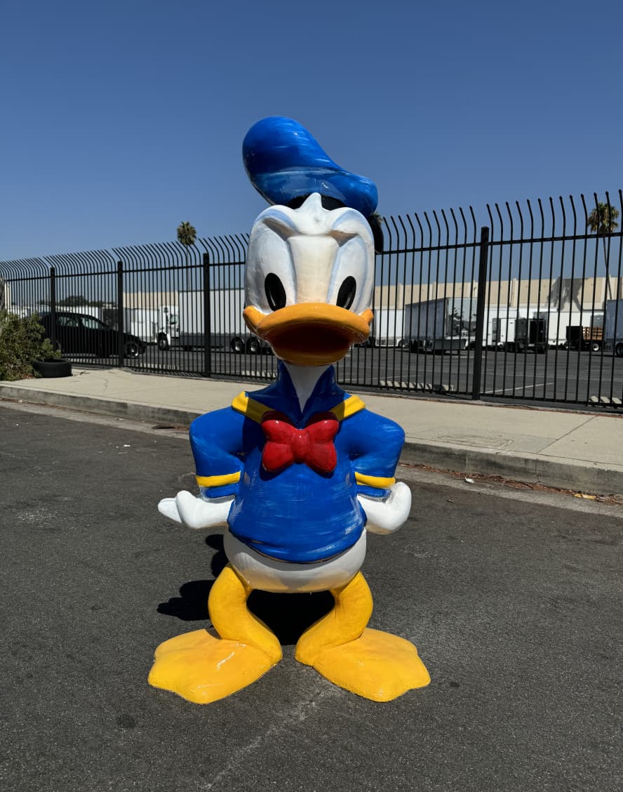 Donald Duck-Inspired “Sailor Blue” Sculpture – Lifesize Decor Piece