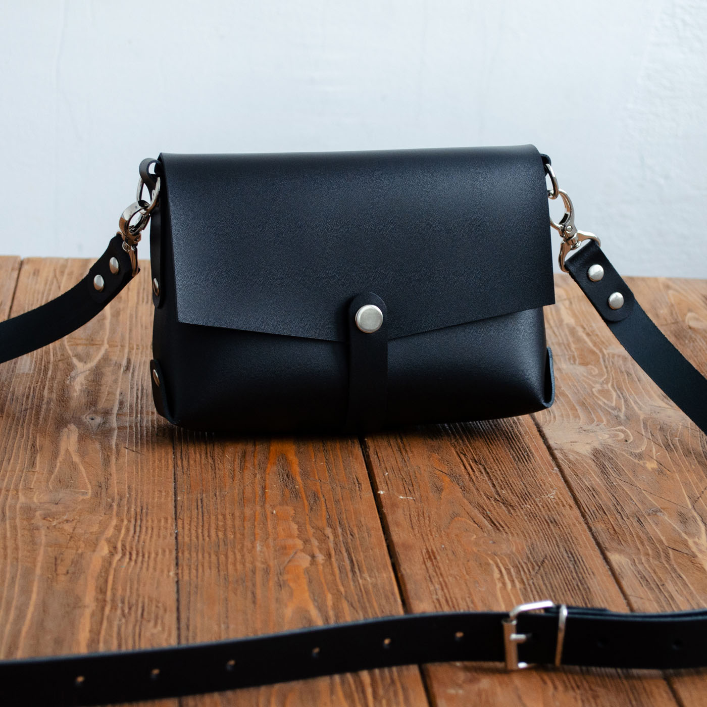 Женская маленькая сумка "Малибу" - LEWSKI