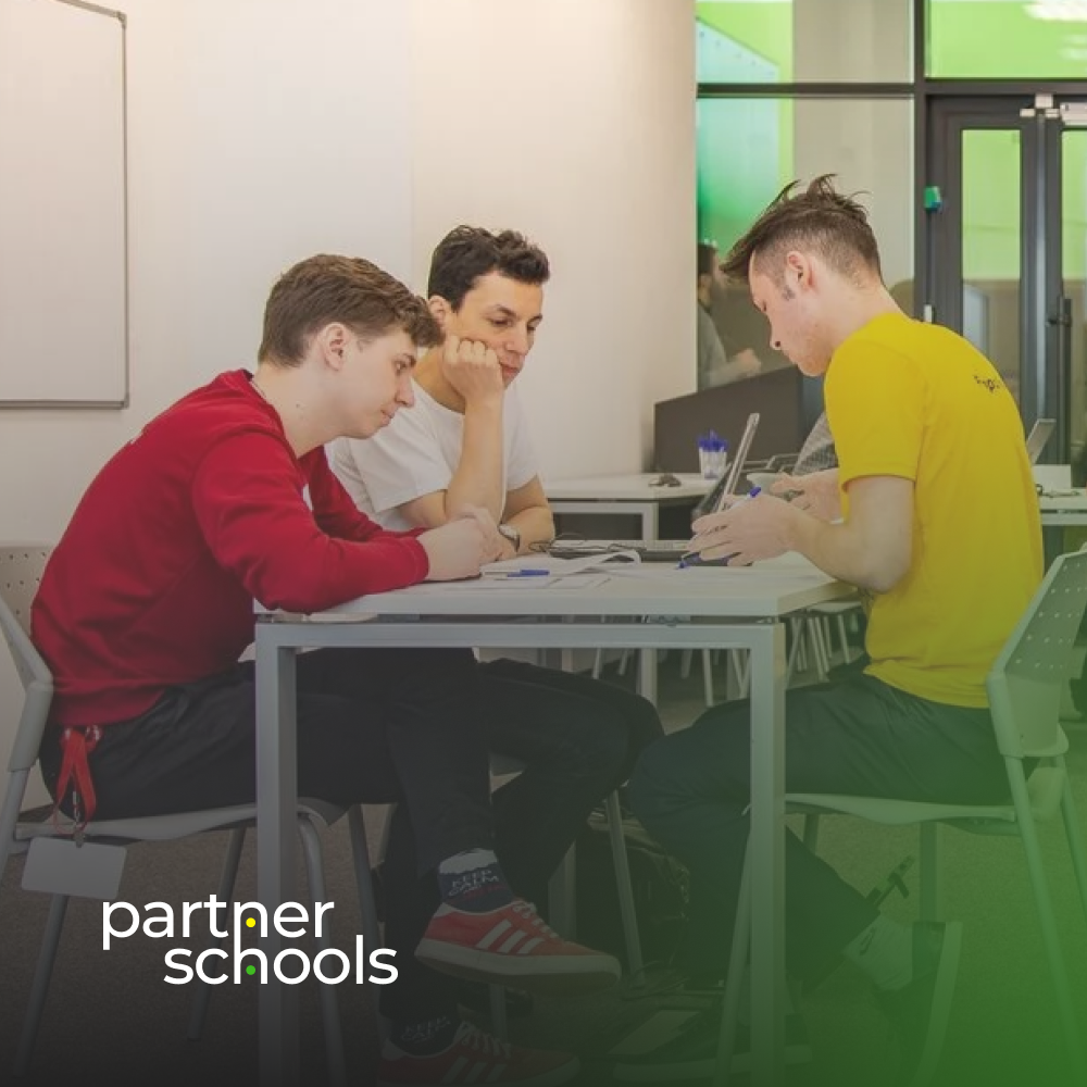 «Python GUI: создаём простое приложение с PyQt и Qt Designer»