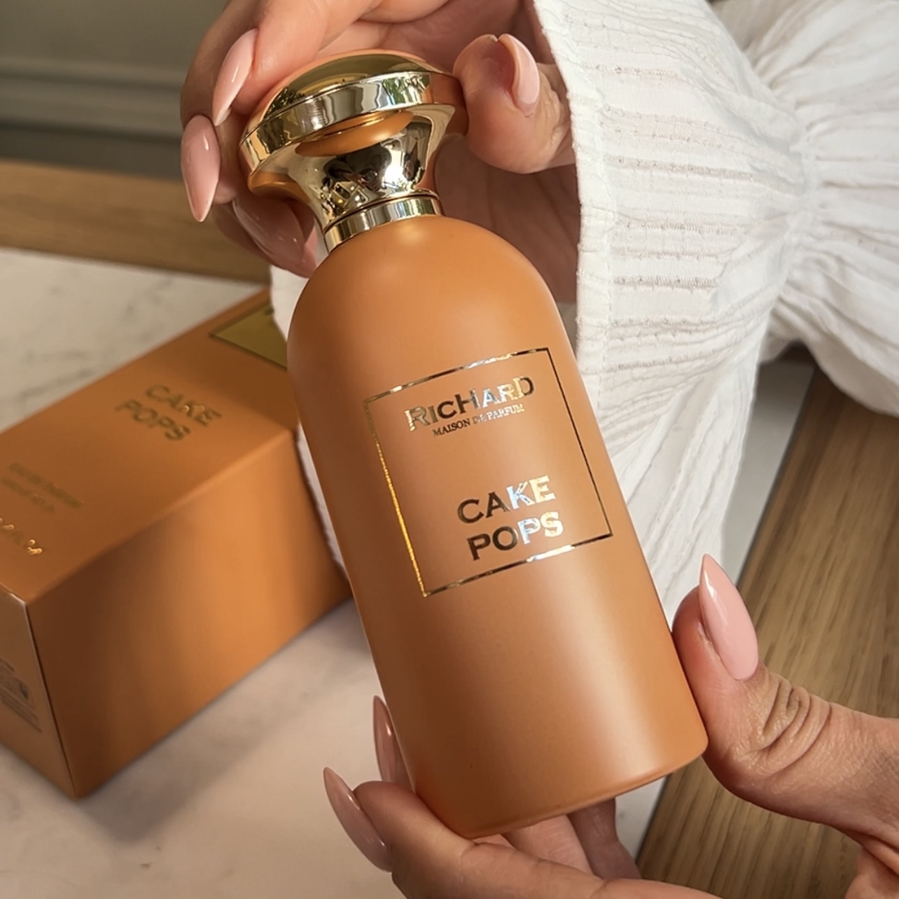 Richard Cake Pops - RICHARD