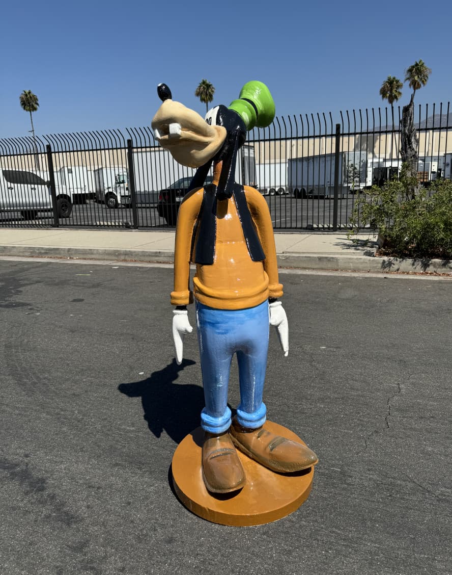Disney Goofy-Inspired “Timeless Character” Sculpture – Lifesize Decor Piece