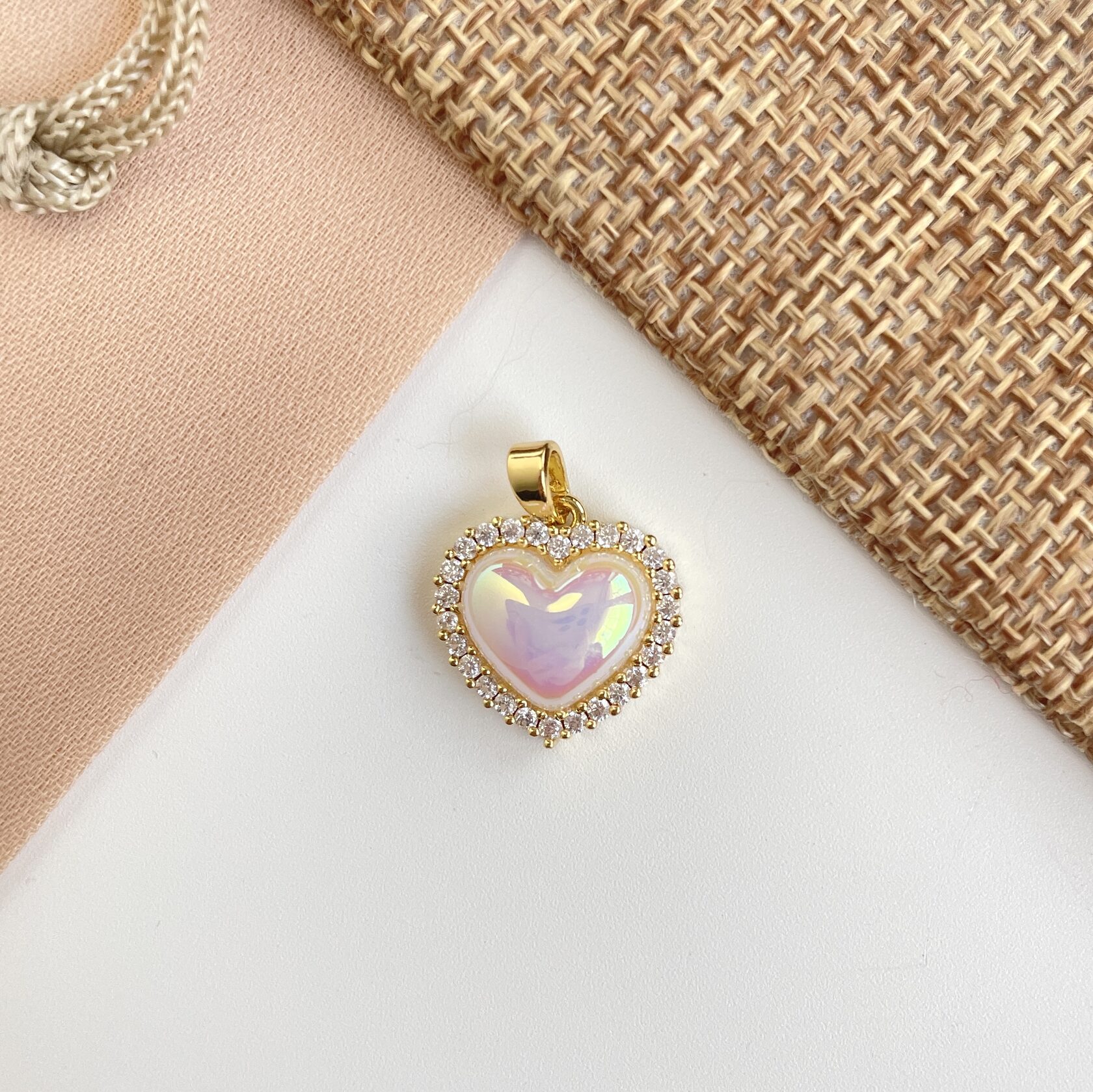 Купить Кулон сердце с жемчугом майорка и цирконами для бижутерии ...