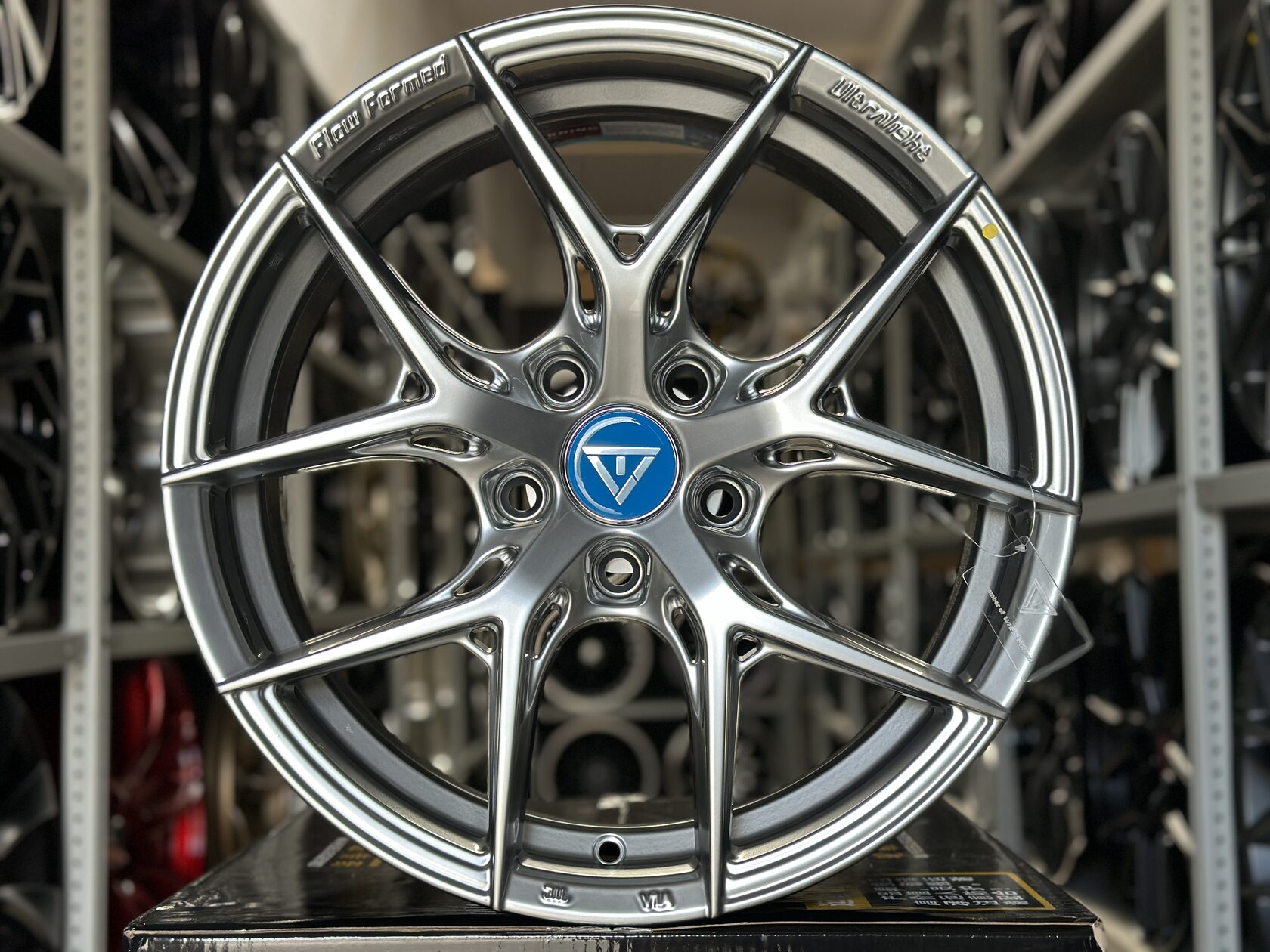 Комплект дисков Wheelegend VLF20 R17 7.5j et+38 5*114.3 (ip-1676)