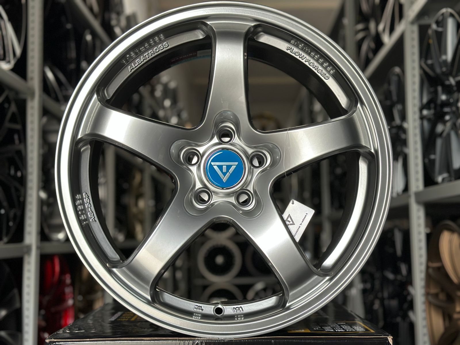 Комплект дисков Wheelegend VLF-AKF03F R18 8.5j et+42 5*112 (ip-1657)