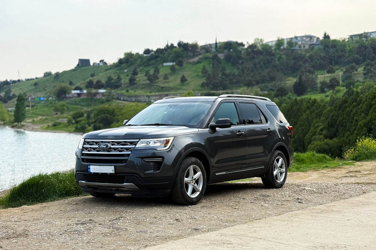 Ford Explorer - car rental in Georgia