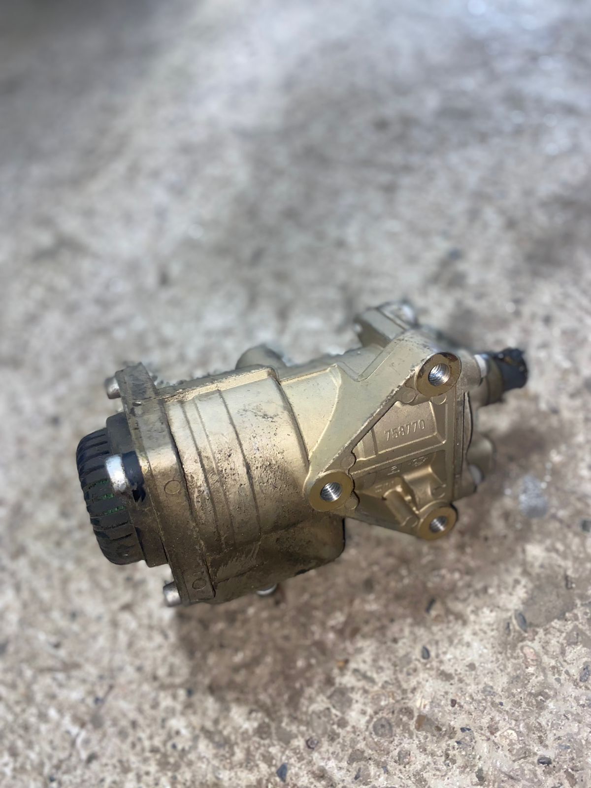 Главный тормозной кран Ивеко траккер