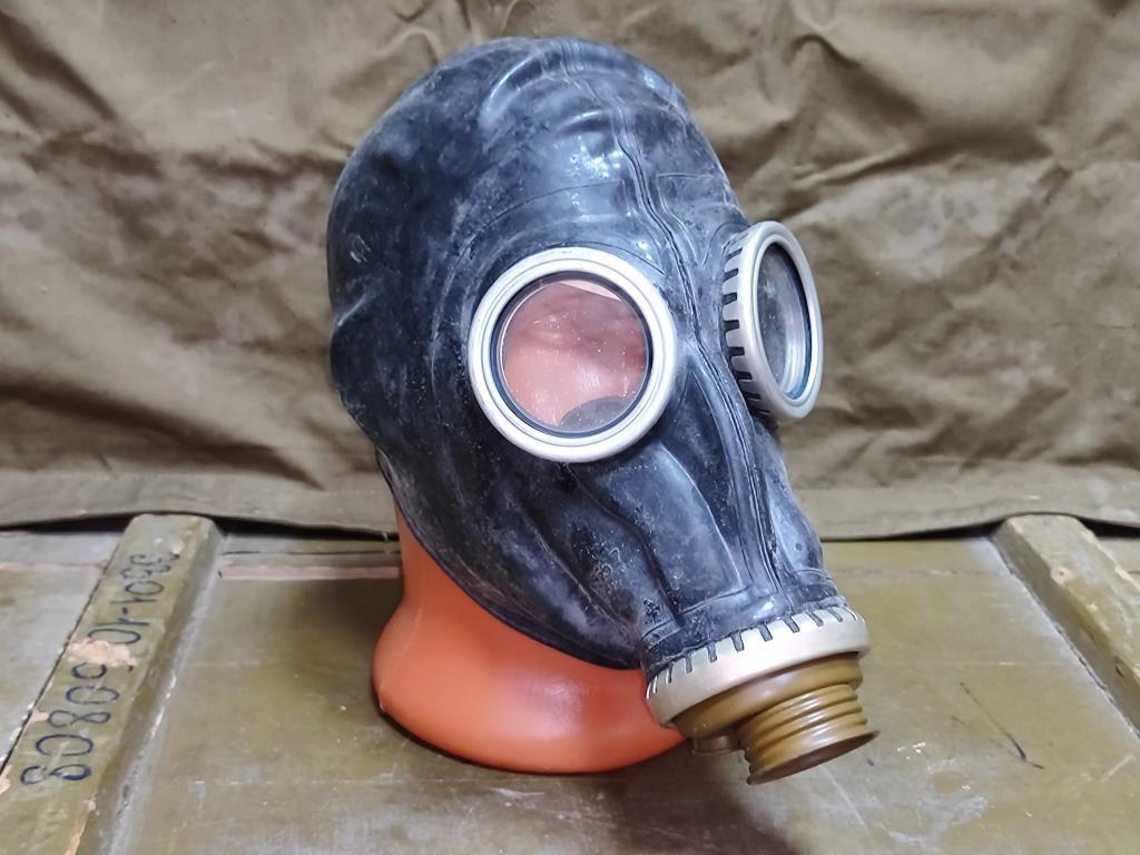 Soviet Russian Military GP-5 Black Gas Mask NBC Tactical Warfare USSR