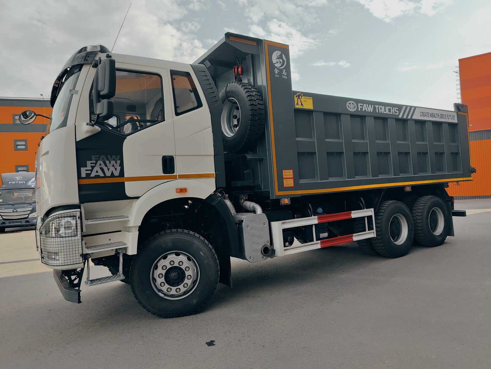 Купить самосвал FAW J6 CA3250 6x4 у официального дилера Автокуб