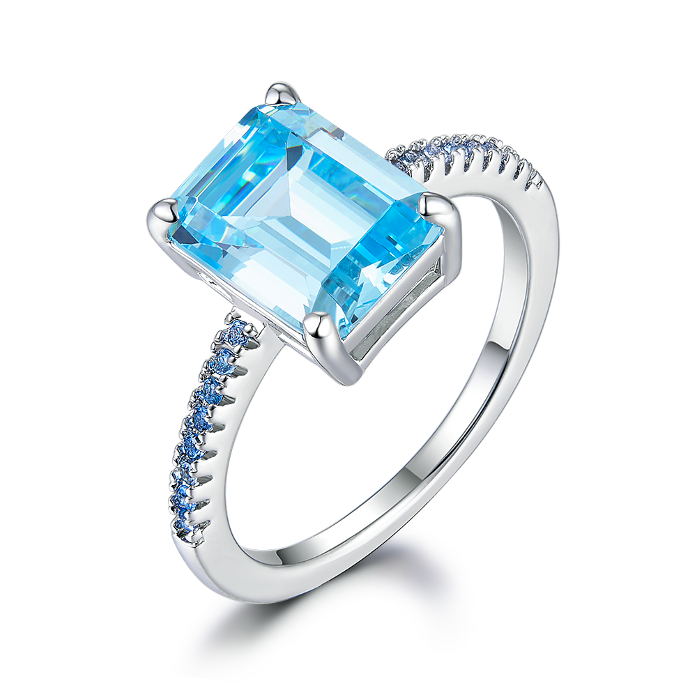 Кольцо с камнем в огранке багет