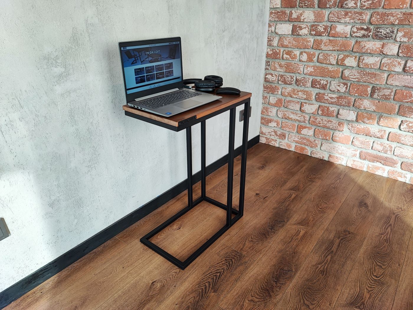 Придиванный столик P1