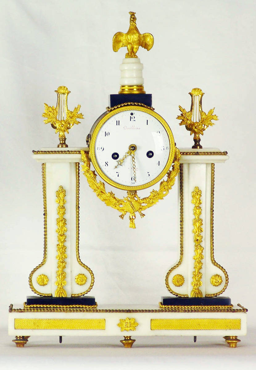 Cтаринные каминные часы 18 века с боем в стиле классицизма