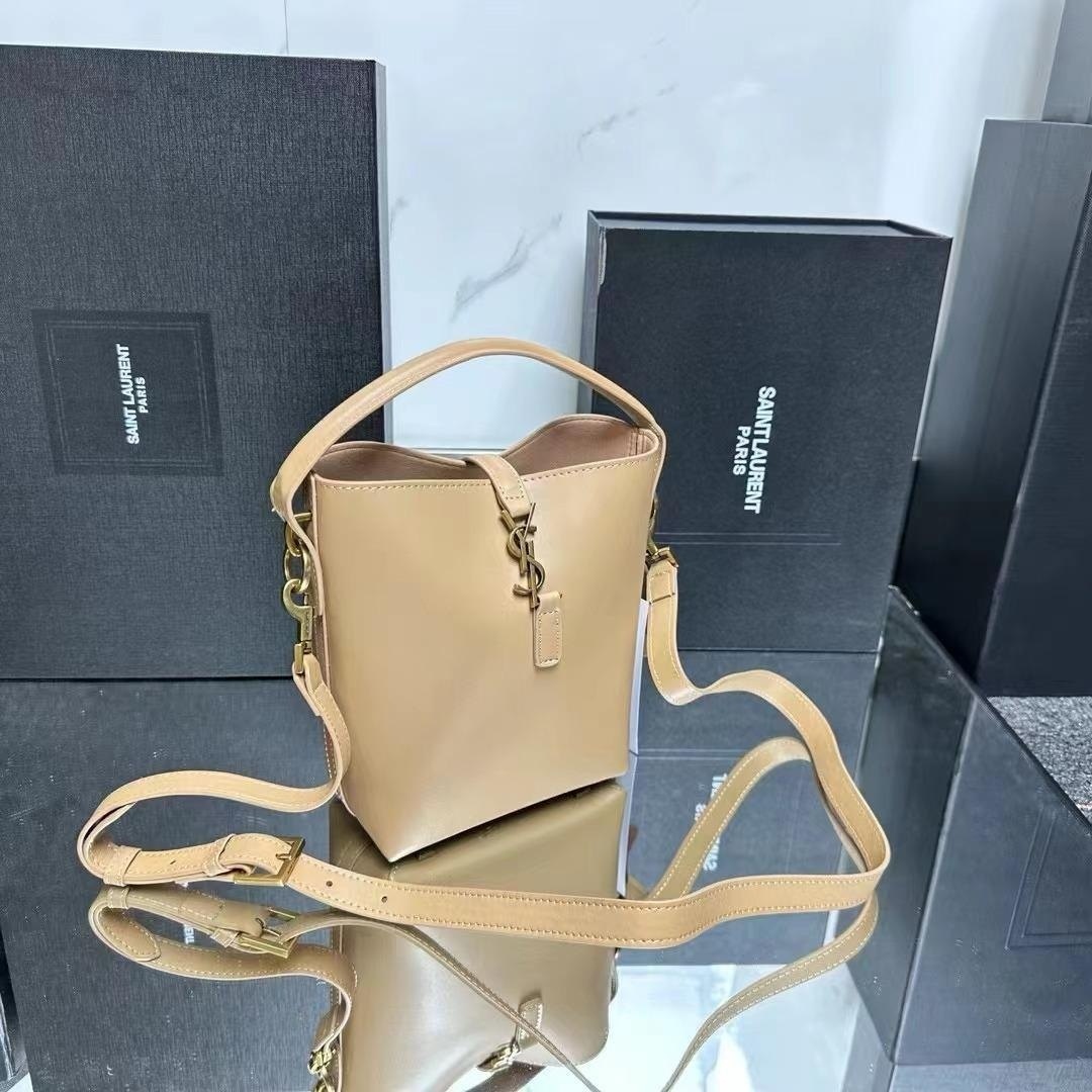 Сумка Yves Saint Laurent