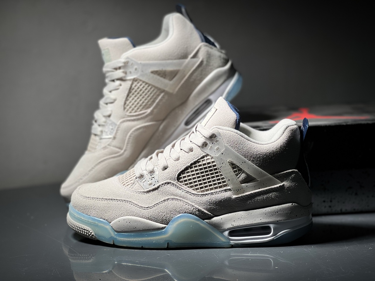 Nike Air Jordan 4 Retro Light Grey