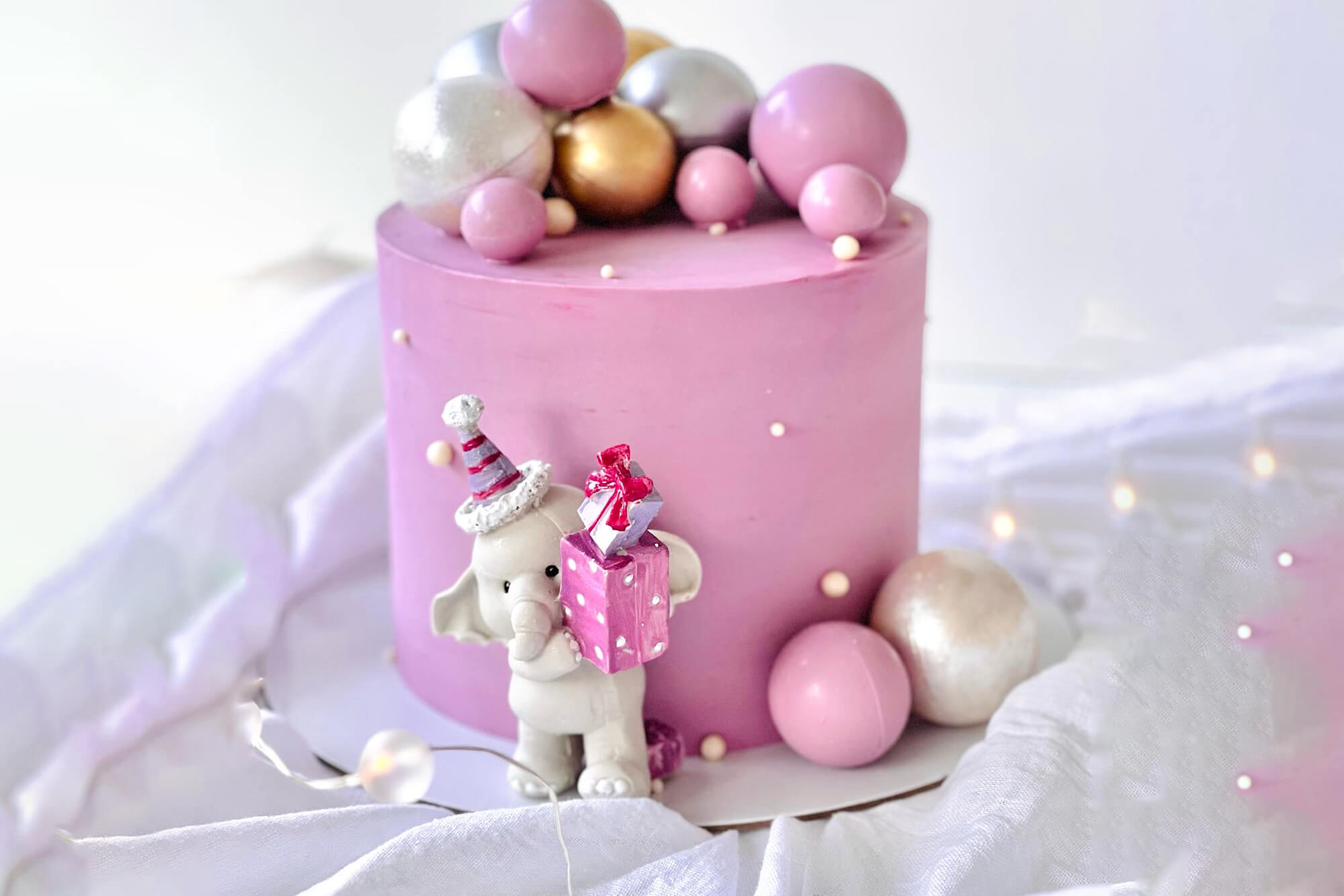 Violet cake with blueberry - EVA Cakes