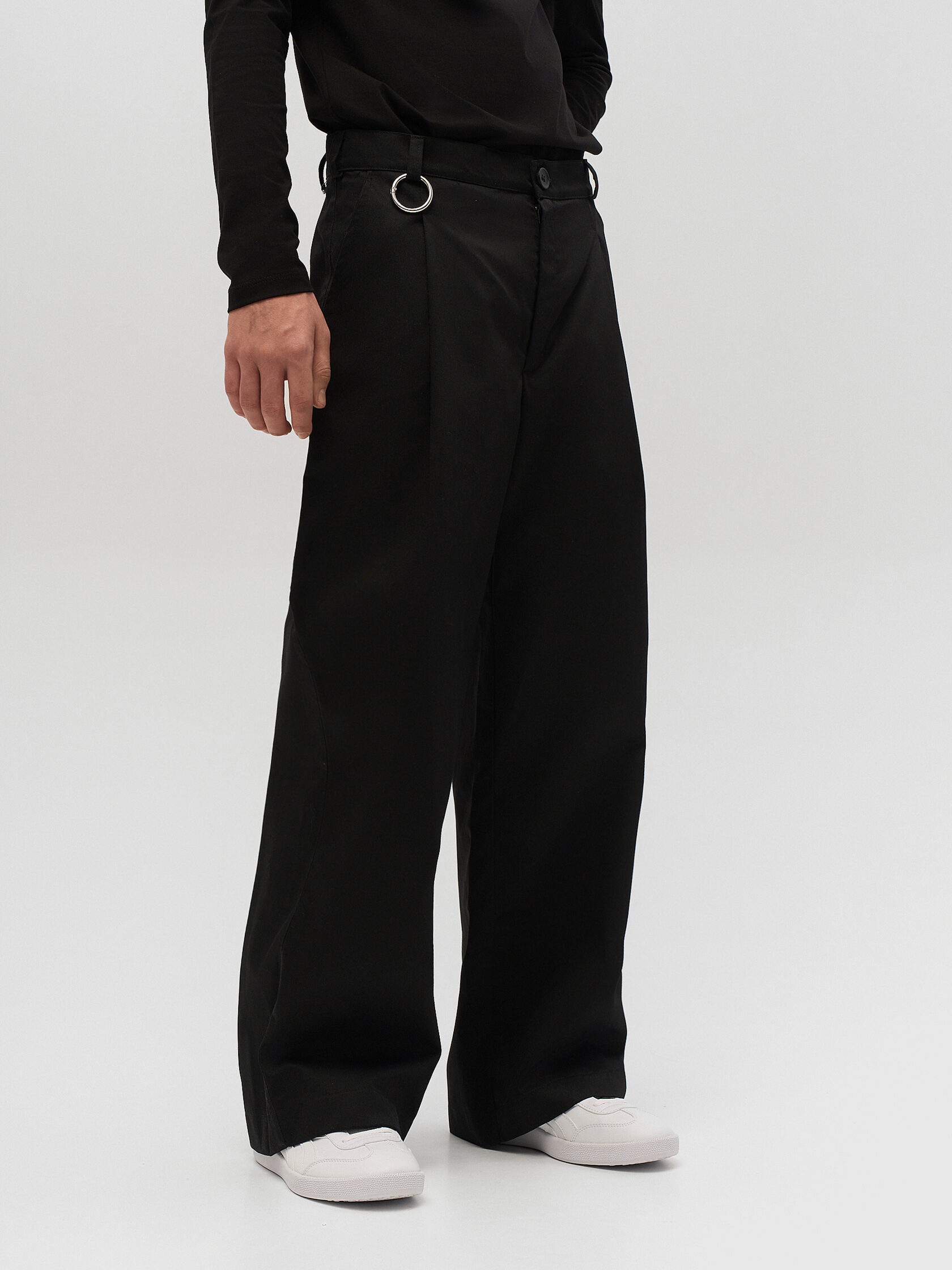 Объемные черные брюки FOS Clothes со складками