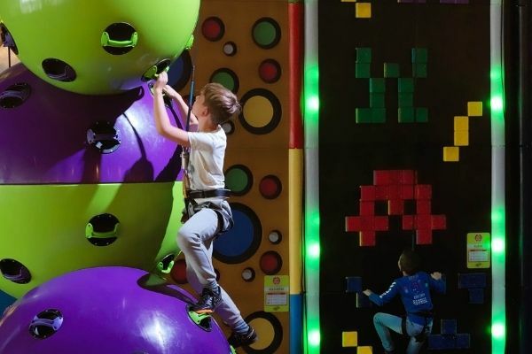 Play-In Utrecht | Grootste indoor entertainment park van Nederland voor ...