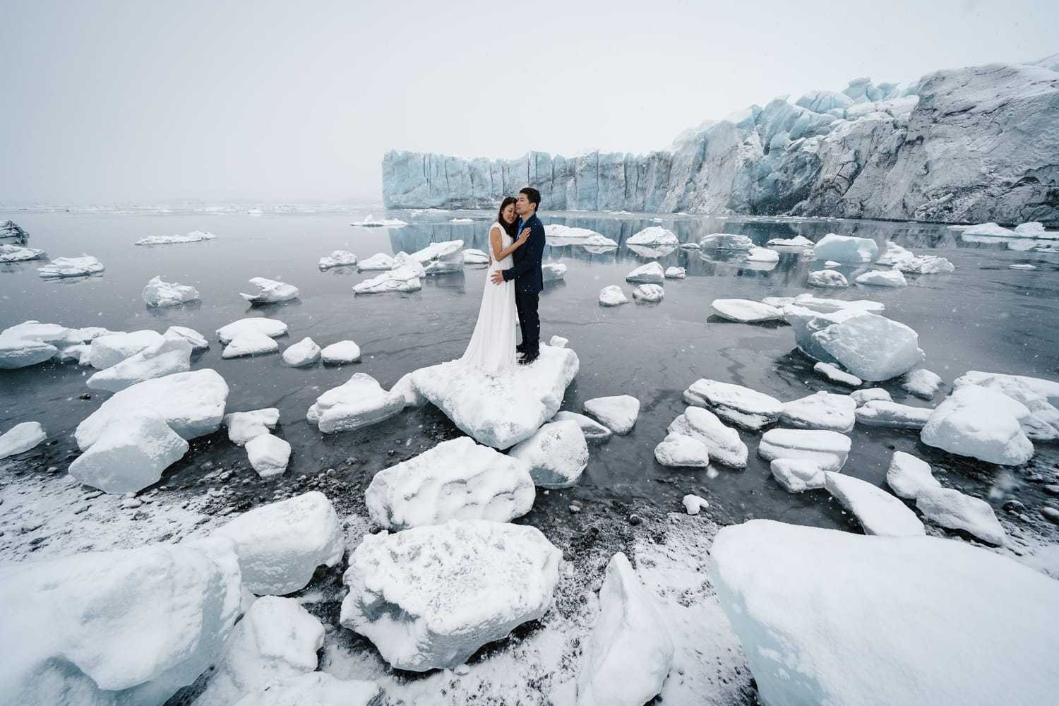 Wedding in Iceland in Ice Caves