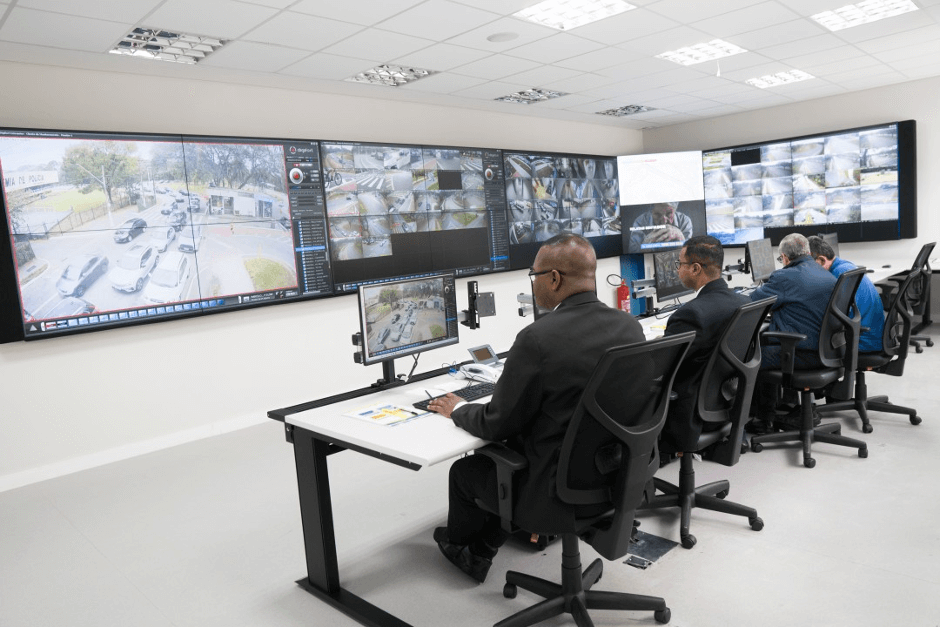 University of São Paulo: Polywall for Control Room