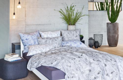 Трикотажные простыни на резинке и простыни на резинке из сатина премиум ...