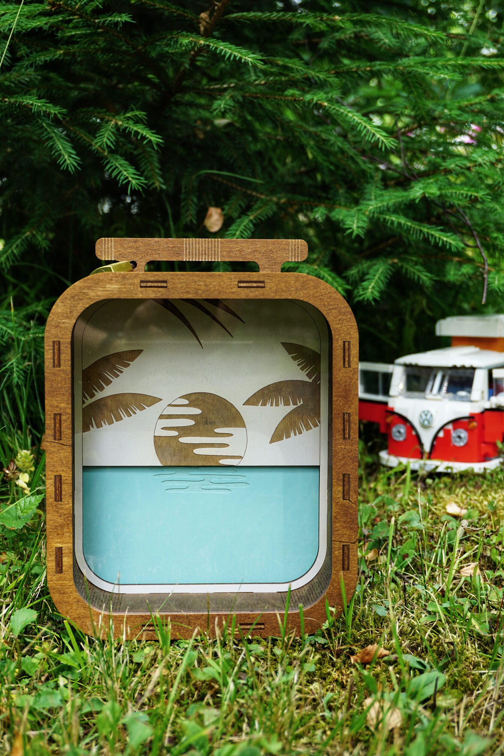 Деревянная копилка с замком