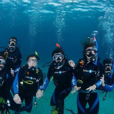 Scuba Diving Philippines, Panglao, Bohol. Tropical divers.