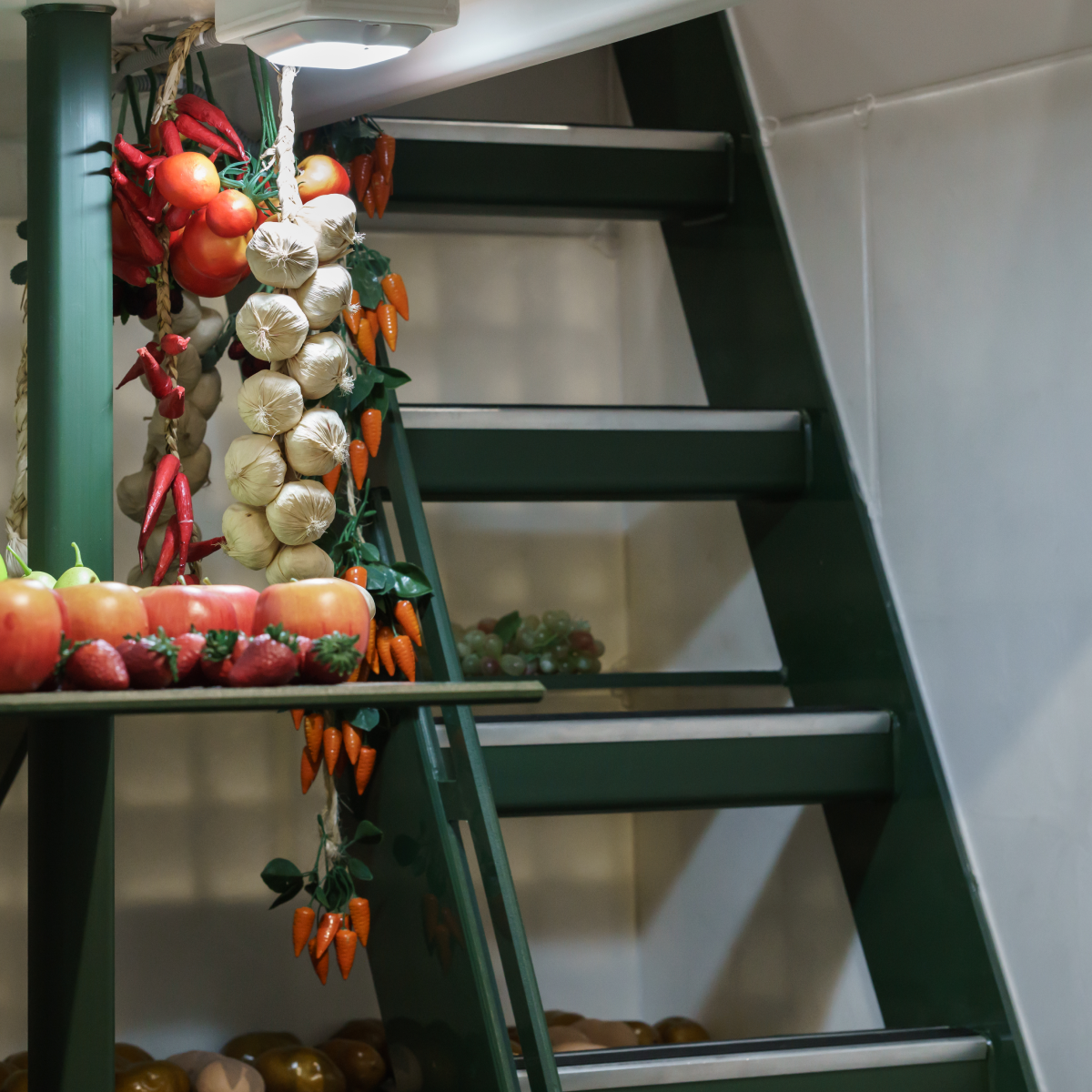 Seamless plastic cellar