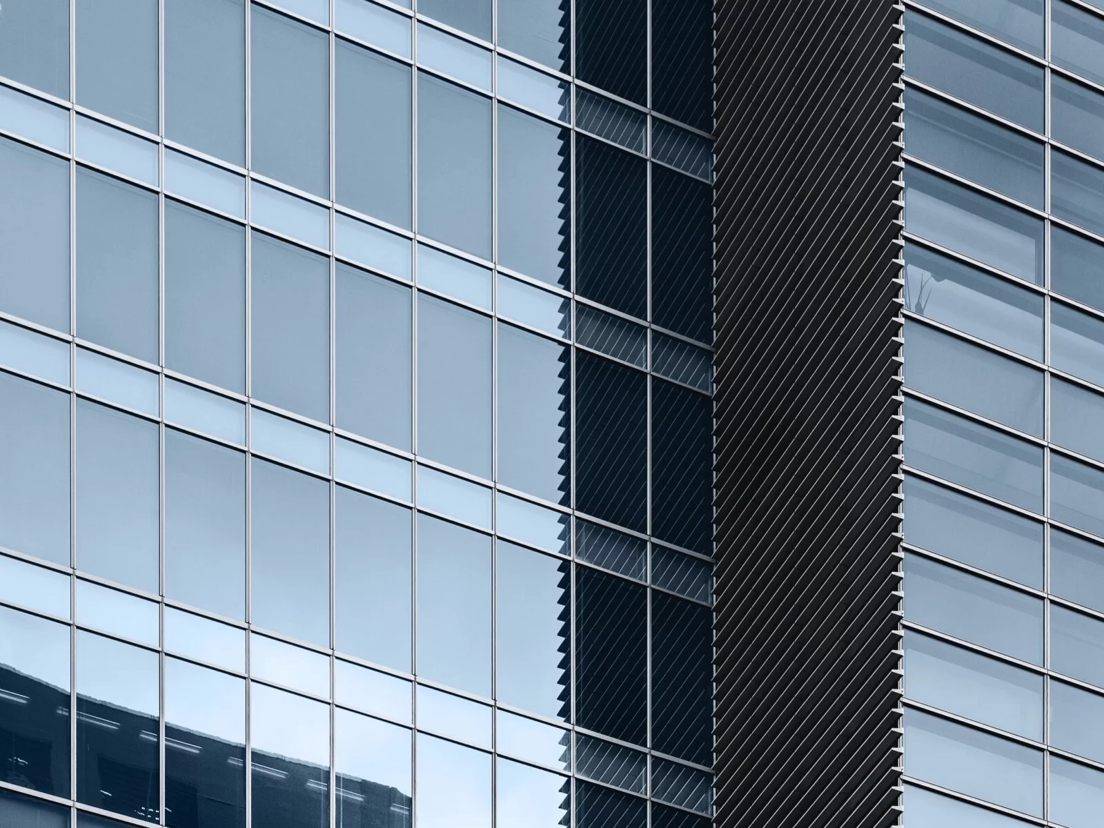 Larta Glass - architectural, residential and interior glass