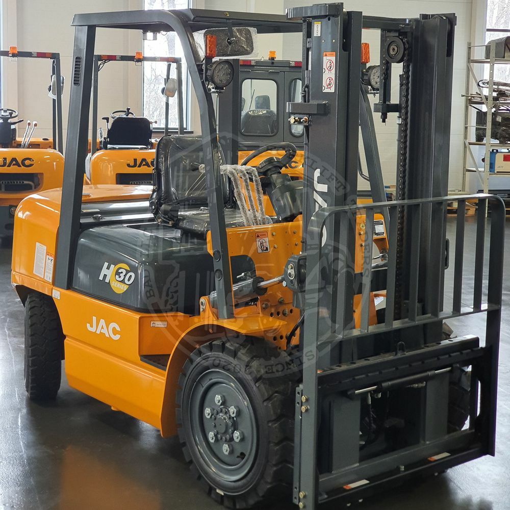 Купить погрузчик JAC CPCD30 H. Дизельный двигатель