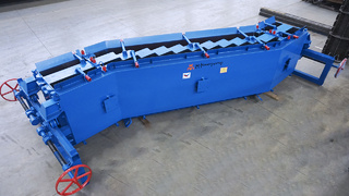 One mould, two products (simultaneously!). Vertical stair steel moulds