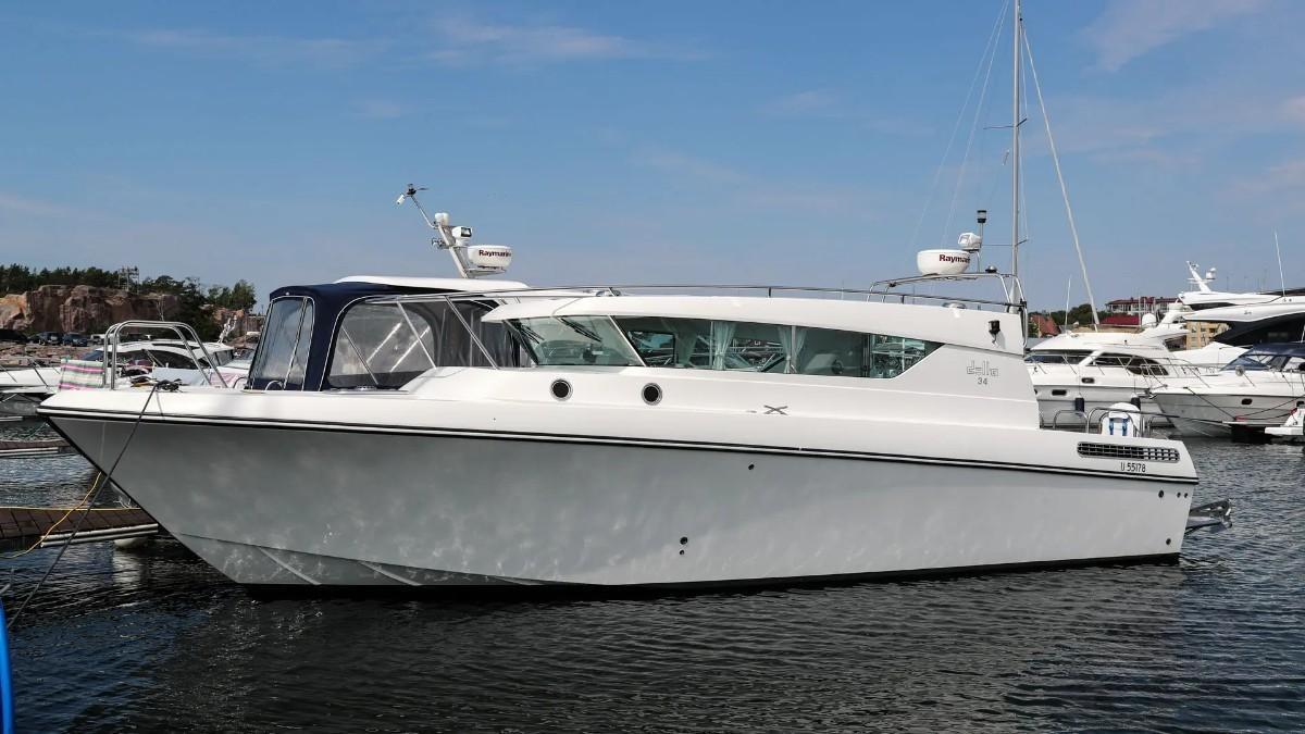 Шведский катер Delta 34 SW | Катер с каютой и туалетом | Yachts Expert