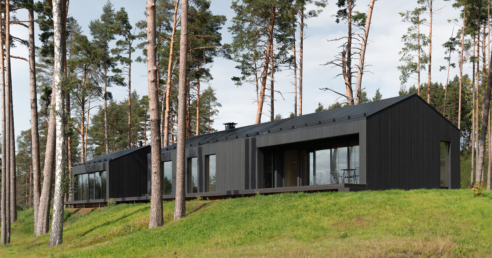 Delo House 3 with outbuilding