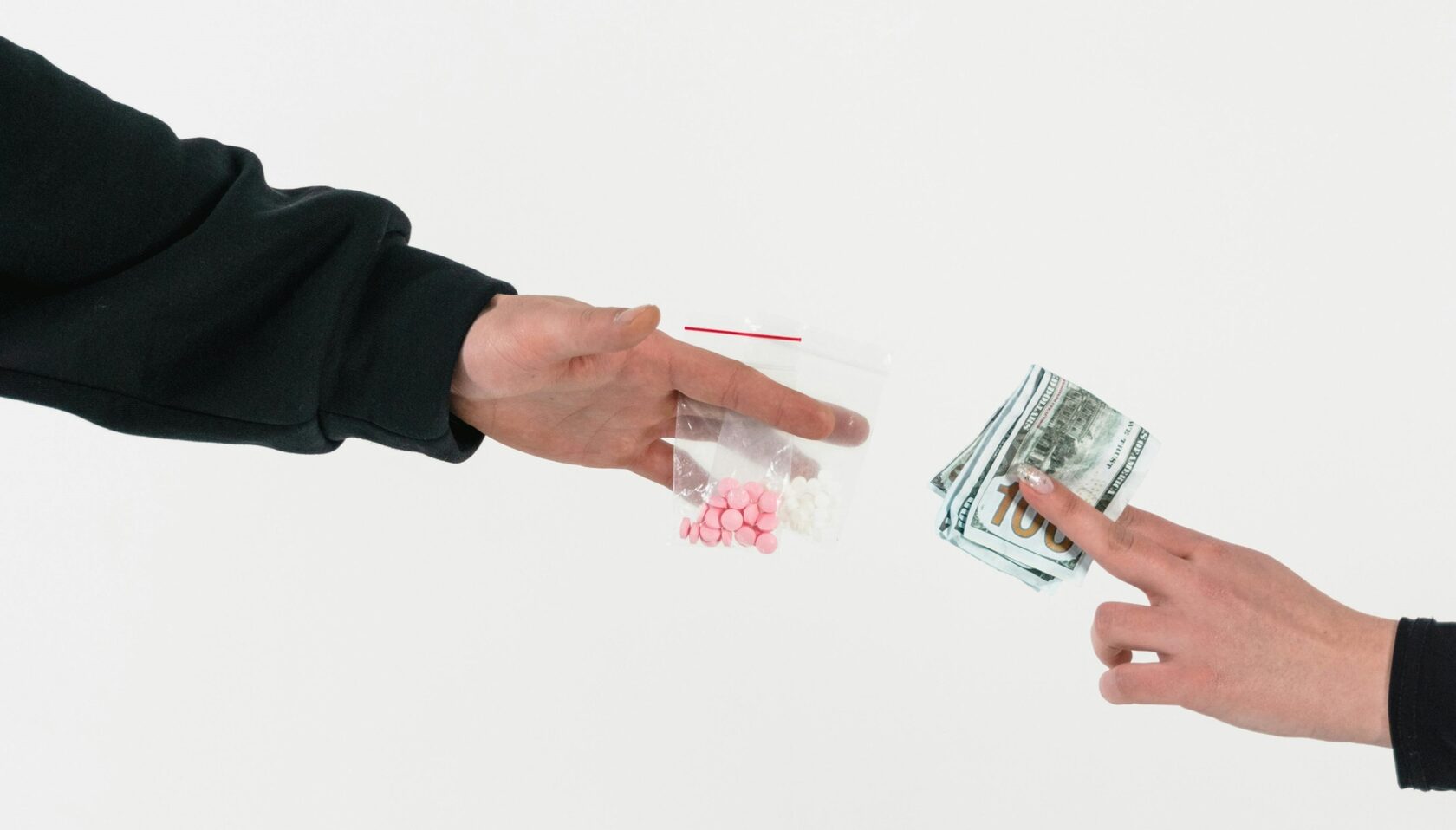 Drug dealer scam in Russia - Don't become a drug distributor!