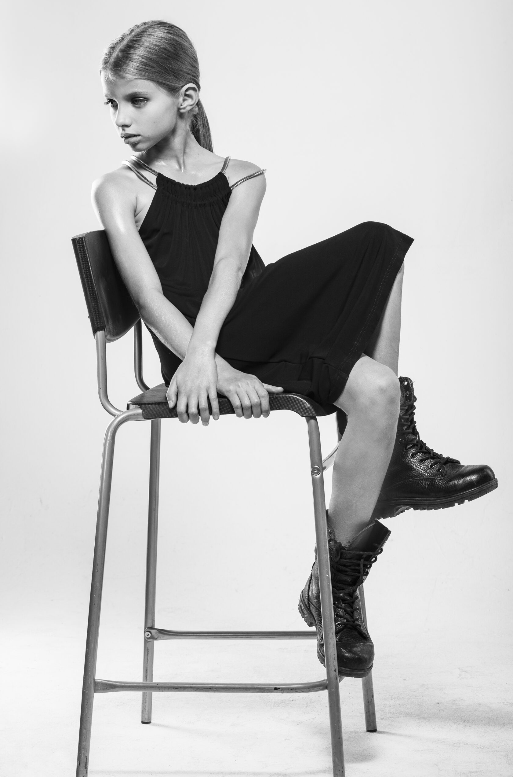 Little black dress (150 photo)