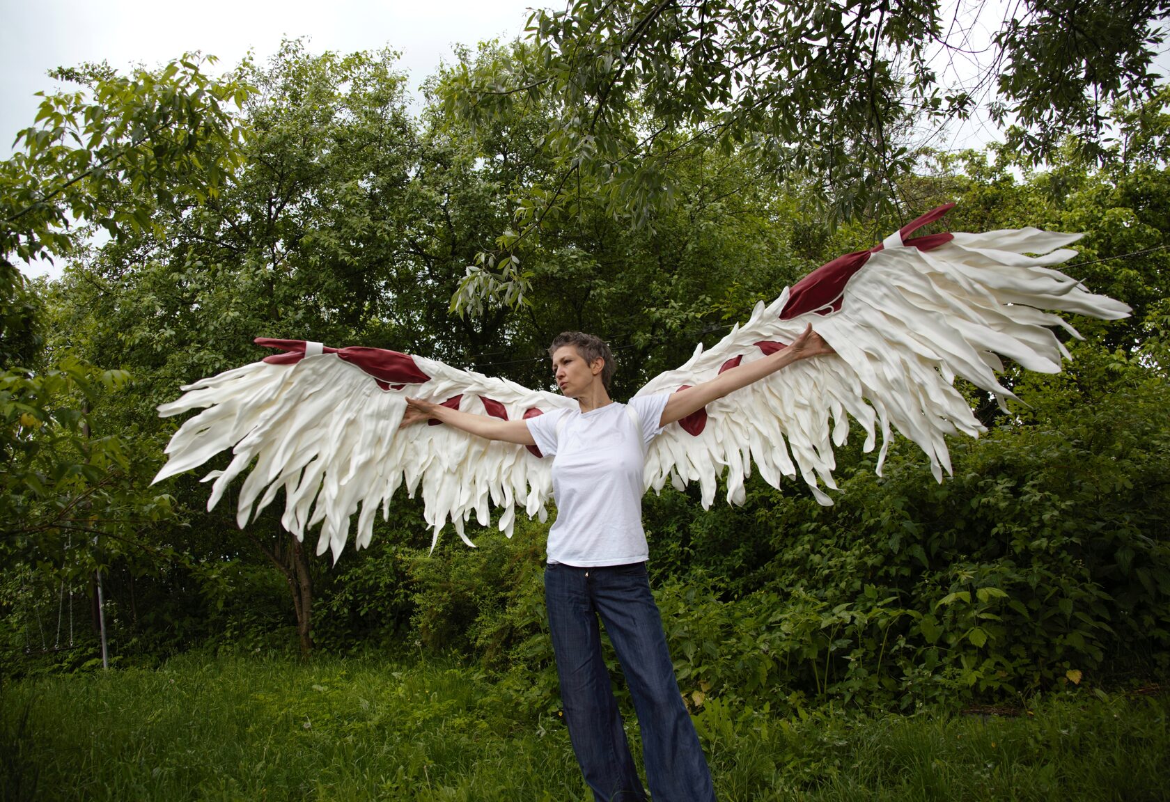 Movable wings with veins and muscles