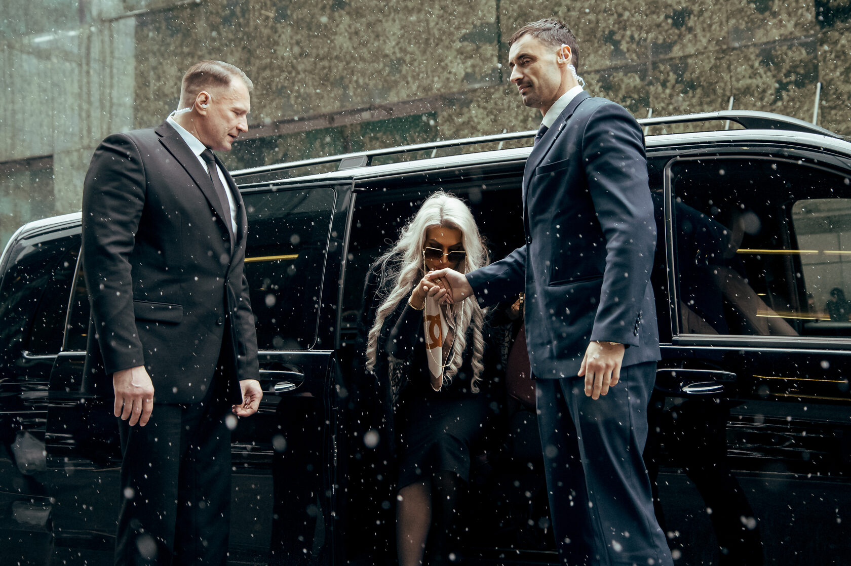 Трансфер из Аэропорта с Телохранителями — Armada Security