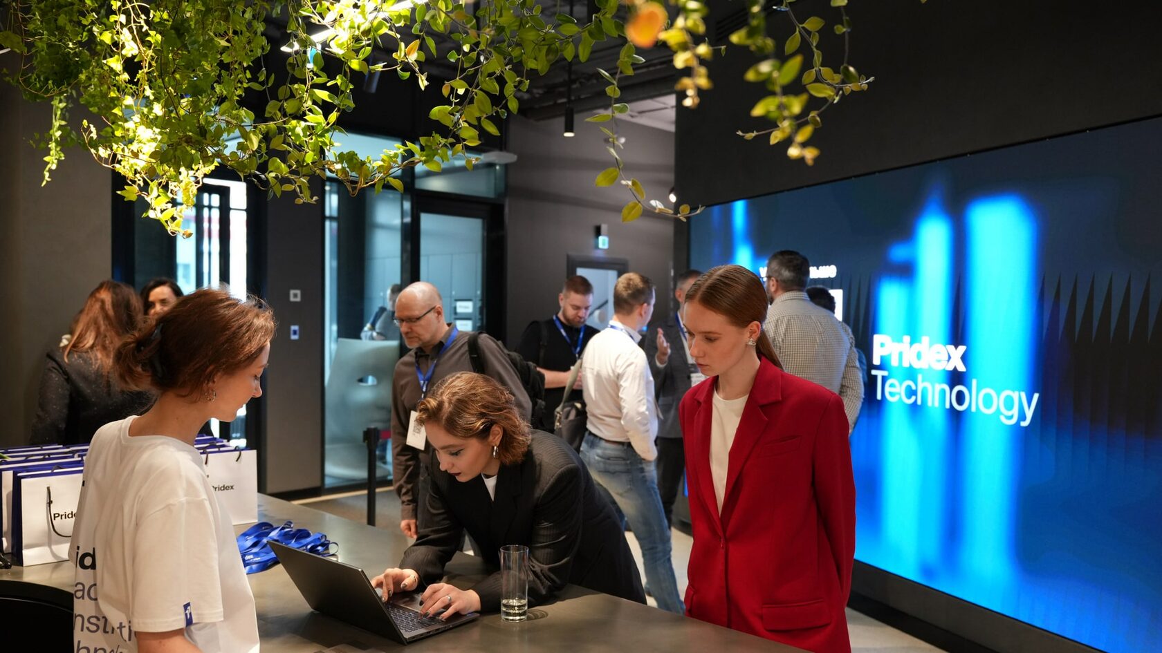 От доступа в офис до бронирования переговорных: Pridex Technology представила комплексное ...