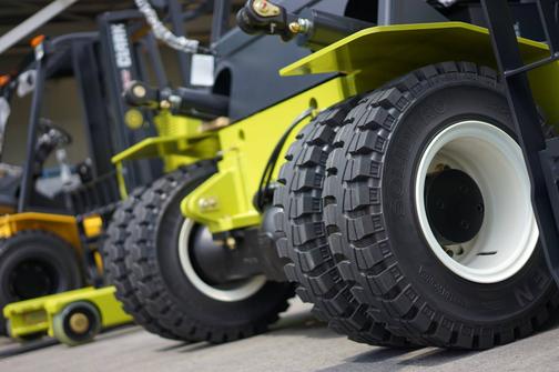 Industrial tires (solid)