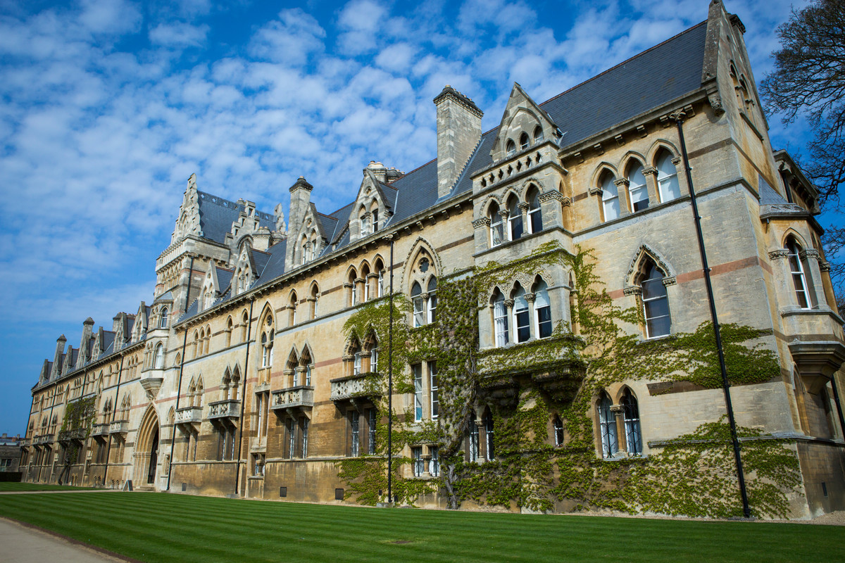 Стипендия в Oxford Tutorial College
